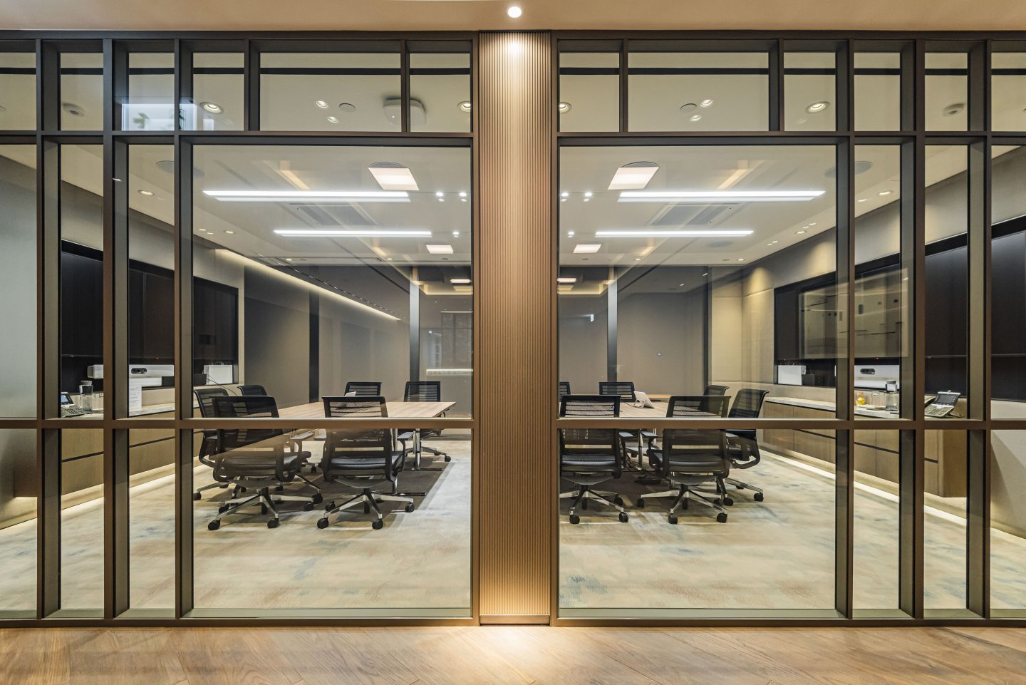 White & Case Law Firm's Central office creates a warm and welcoming ...